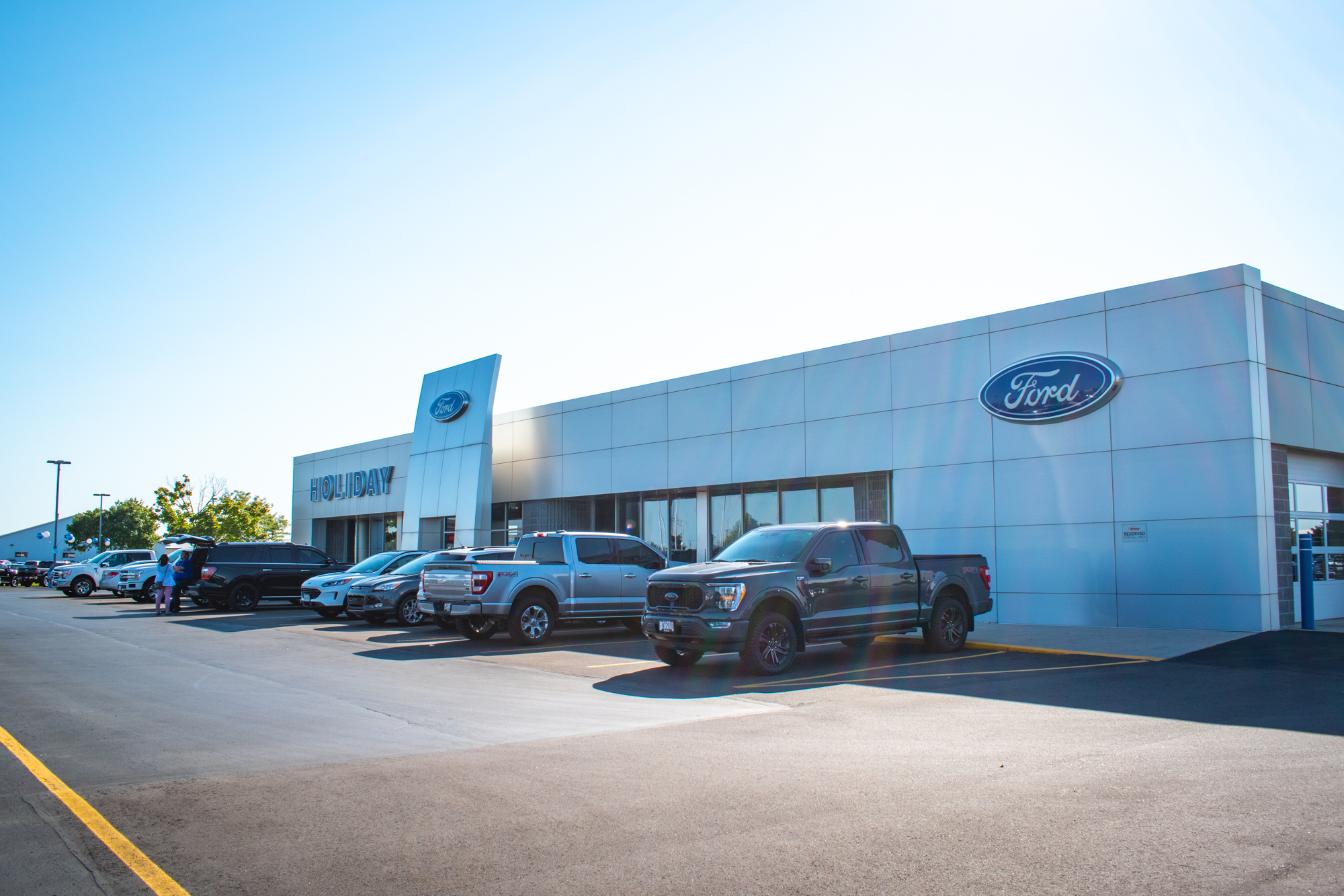 Holiday Automotive Plans 469 kW Solar Project - Envision Greater Fond ...