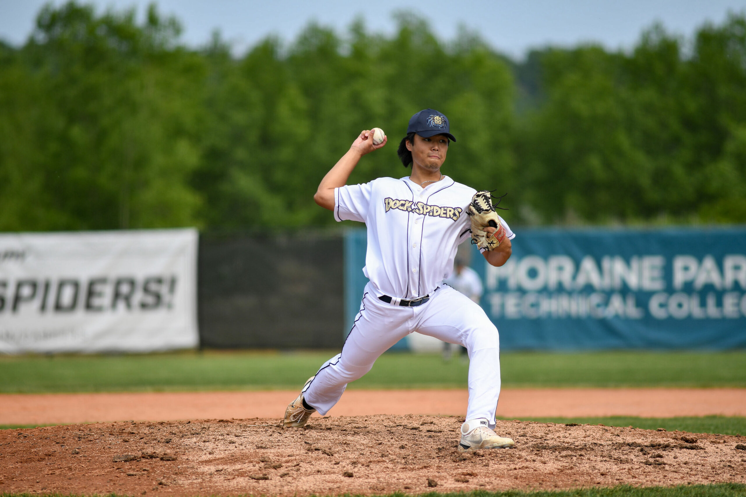 Dock Spiders Three Game Win Streak Snapped, Fall to Rafters 3-1 ...
